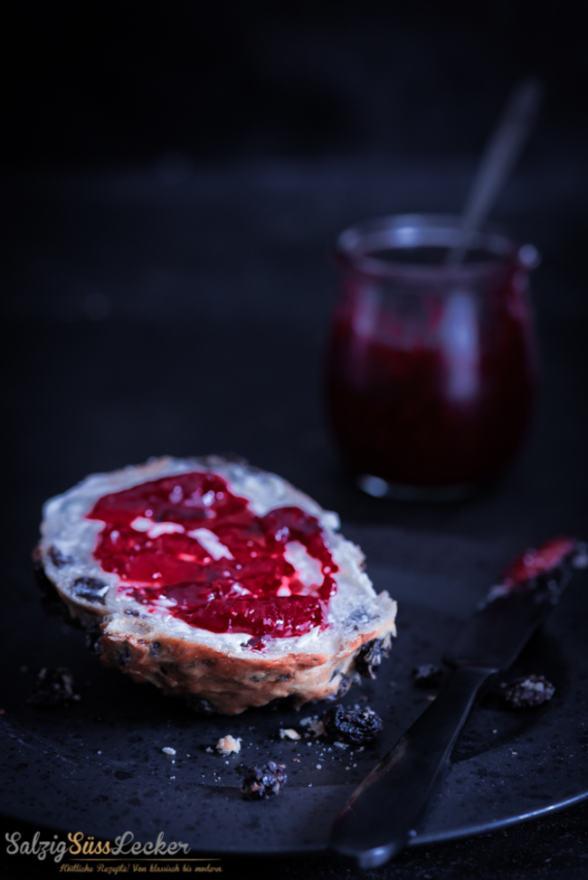 Krentebroodje - holländische Rosinenbrötchen - Salzig, Süß und Lecker