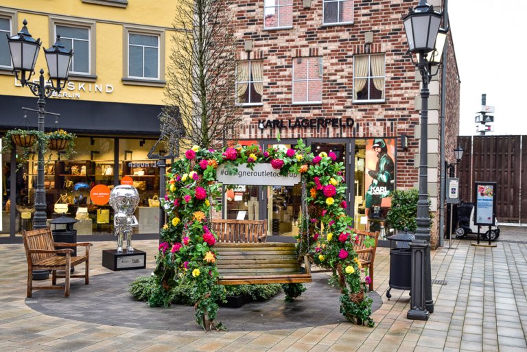 Waffeln mit Erdbeeren im Designer Outletcenter Ochtrup - Salzig, Süß ...
