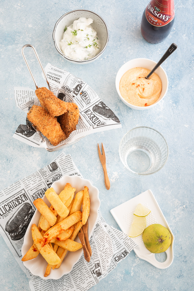 Rezept für Fish `n´ Chips mit Chili-Aioli - Salzig, Süß und Lecker