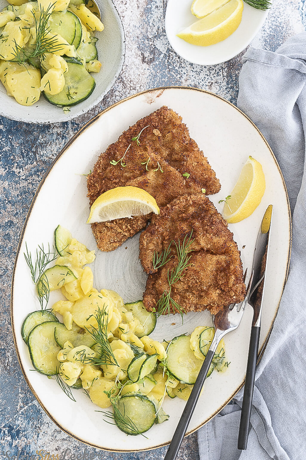 Rezept für Kalbsschnitzel mit Kartoffel-Gurkensalat - Salzig, Süß und ...